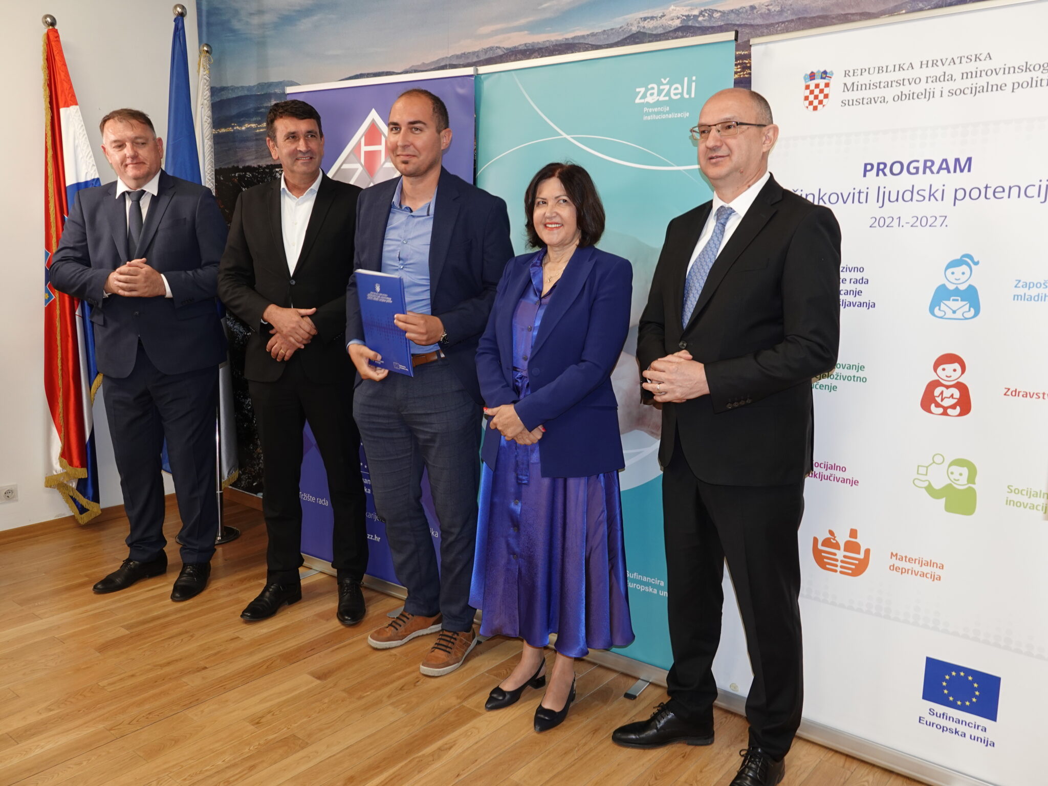 U Imotskom potpisani novi ugovori iz Poziva “Zaželi-prevencija ...